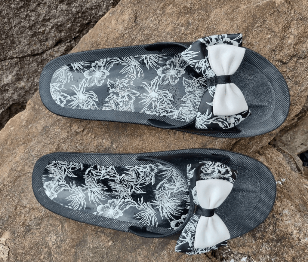 What are slide shoes that everyone is wearing? Pickleball slides.